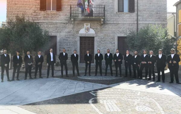 Il coro “Sos Balaros” di Monti nella compagnia «Muttos e Ballos ...