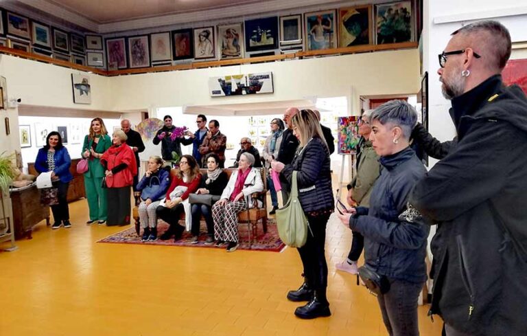 Alla galleria "Il Portico" di Nuoro l'arte di Rosetta Murru, Silvia Gua e Fabrizio Ortu ...